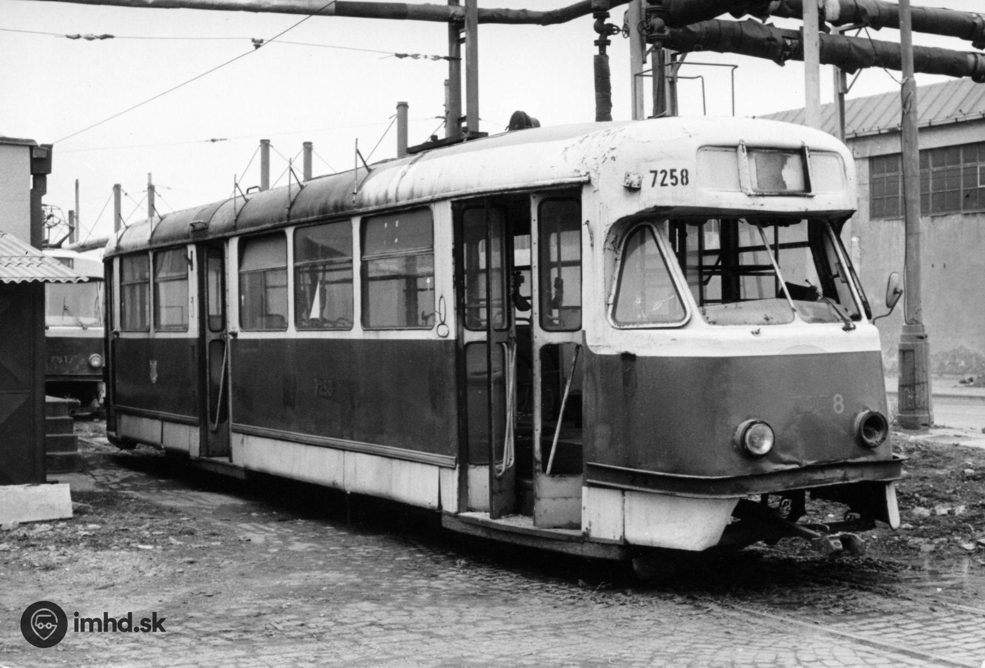 ČKD Tatra T2 #7258 • imhd.sk Bratislava