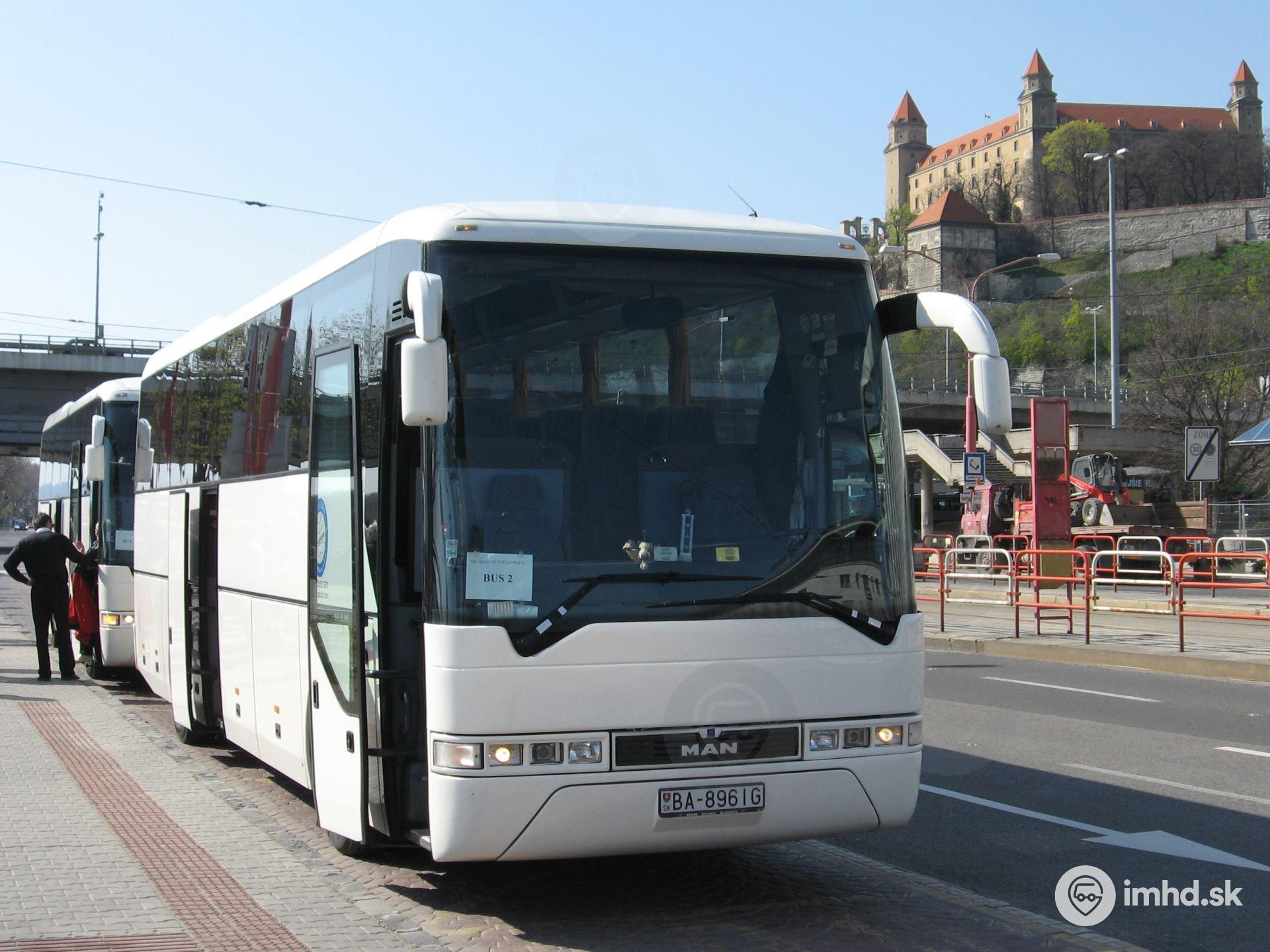 Autobus TAM 331 A 119 patriaci Zájazdom Bratislava (ex DPB #1645) pred ...