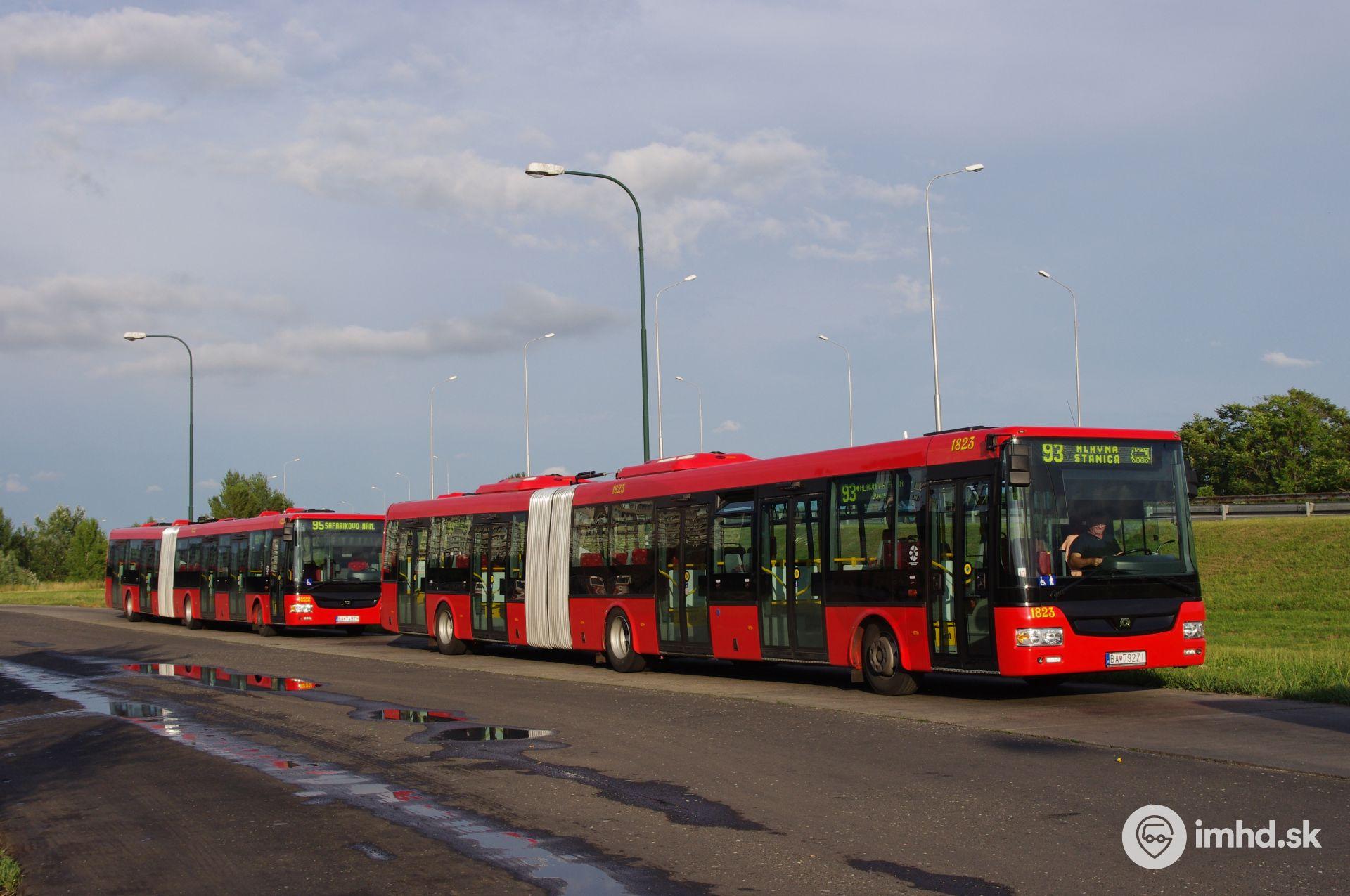 Kĺbové autobusy nás v Bratislave vozia už 50 rokov • imhd.sk Bratislava