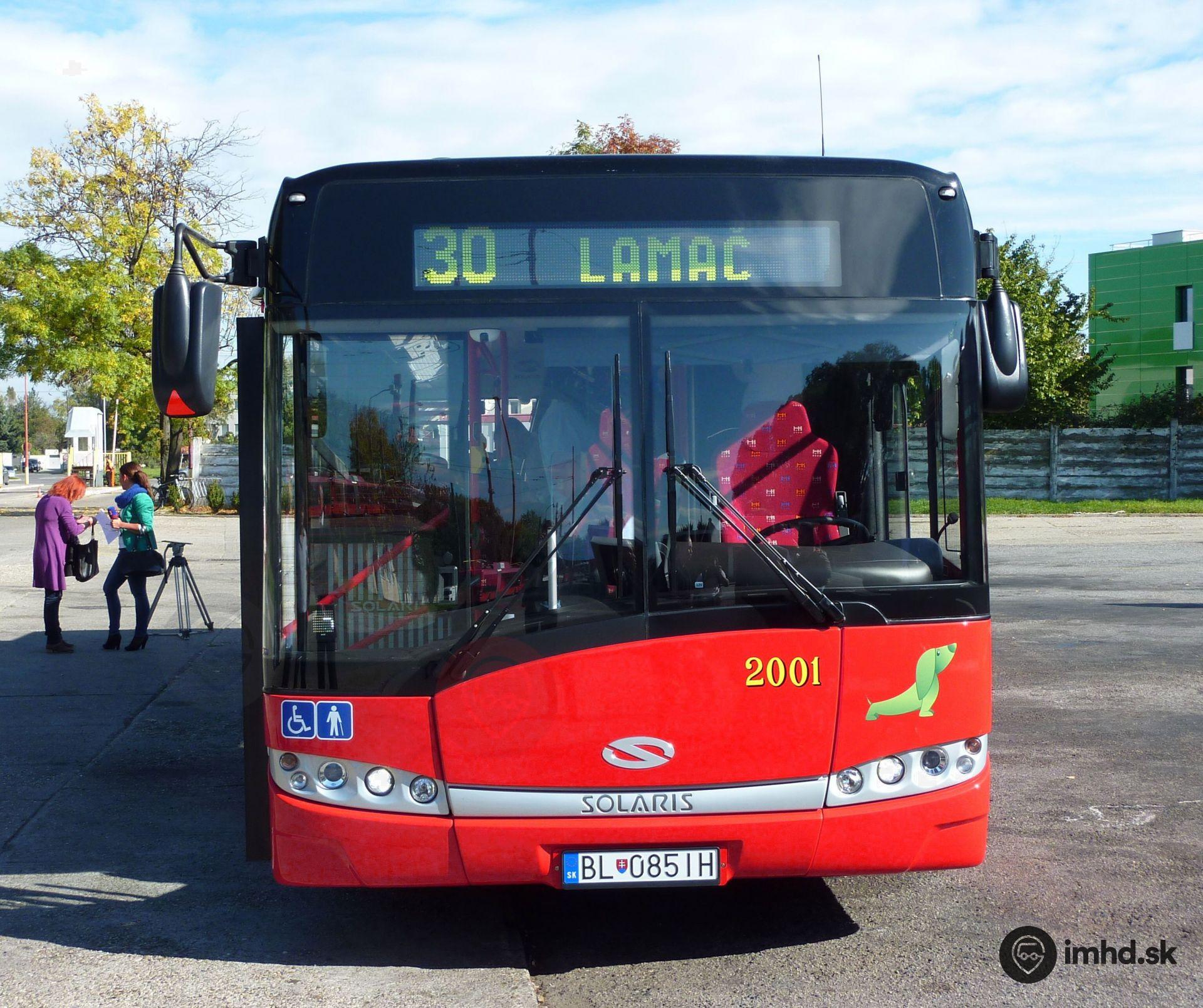 Dopravný podnik predstavil nový autobus Solaris Urbino 10 • imhd.sk Bratislava