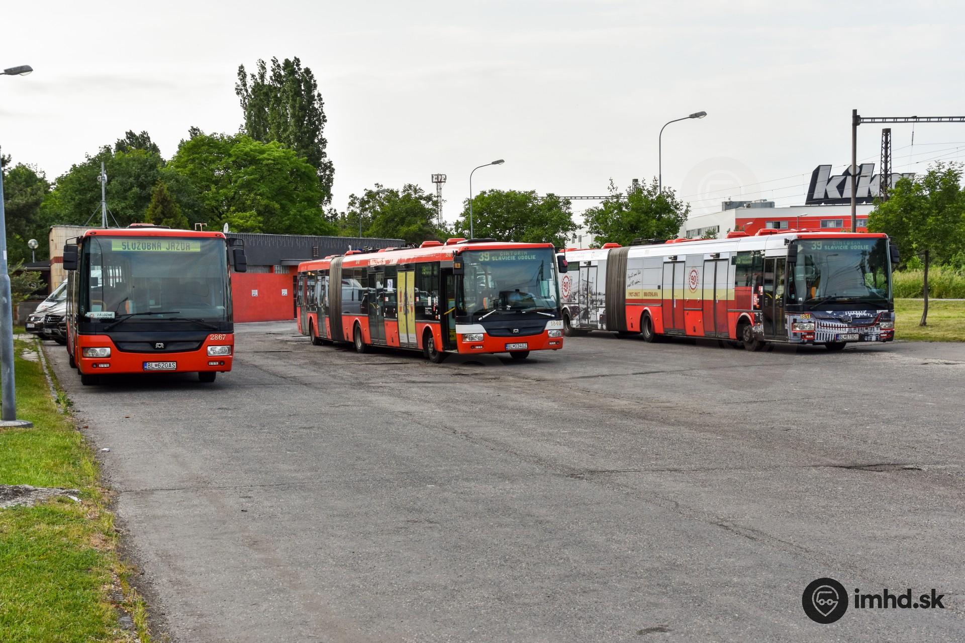 SOR NB 18 #1851 s pokusne aplikovanými zatmavovacími fóliami na oknách ...