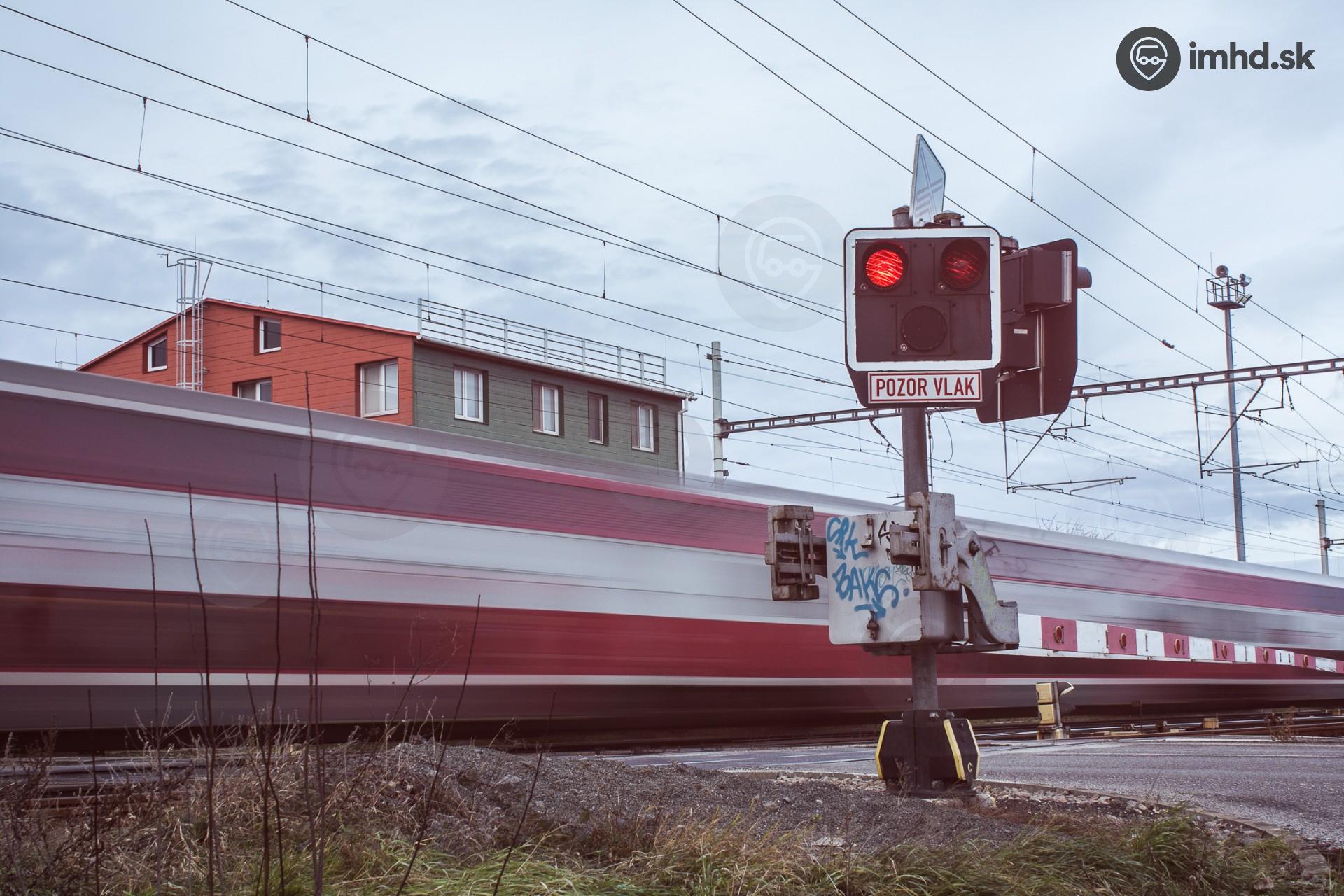 Obmedzenie premávky regionálnych vlakov (19.12.2021 – 8.1.2022) • imhd.sk Bratislava