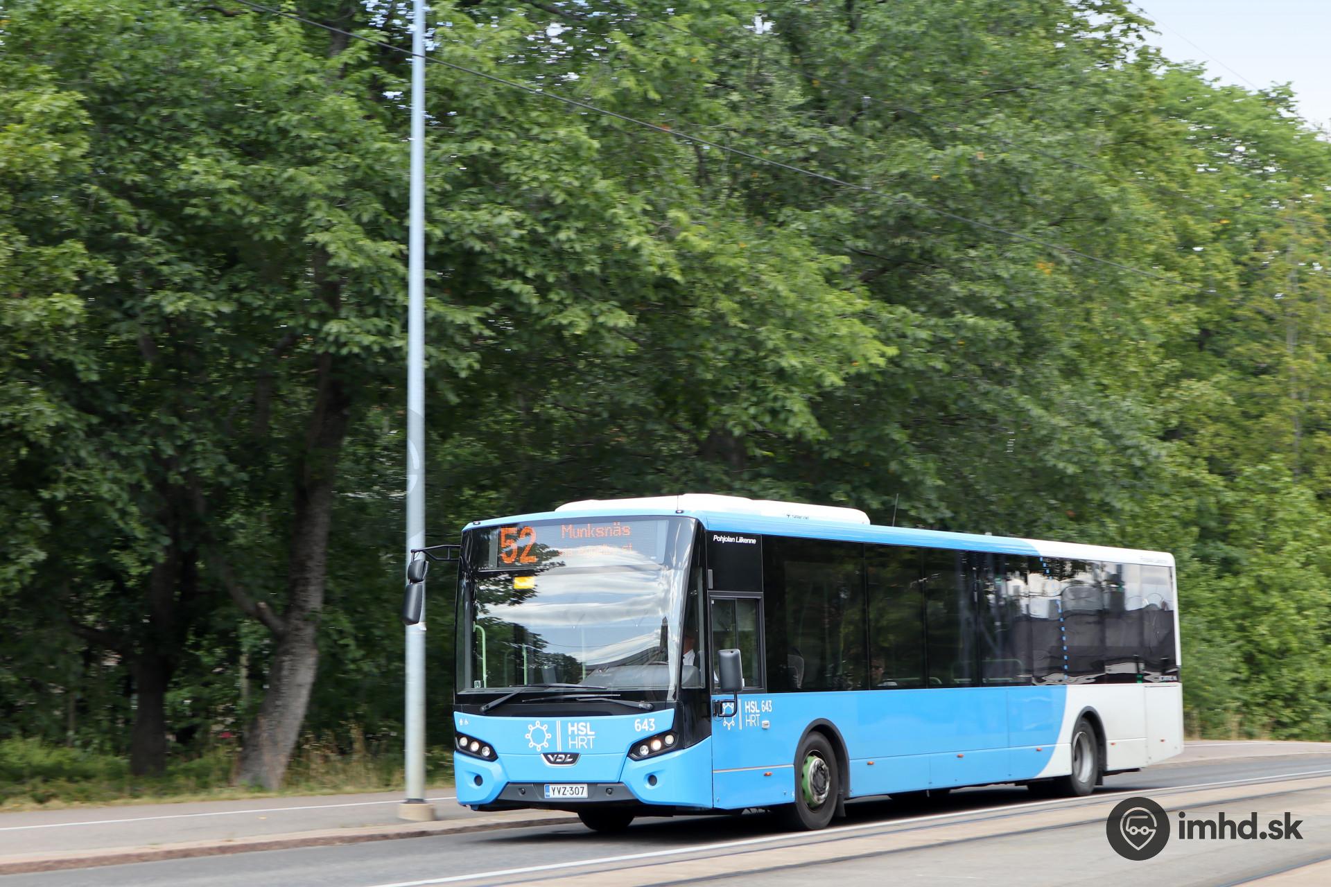 SKD Stratos LF38 #535 a zvonica luteránskeho kostola Munkkivuoren ...