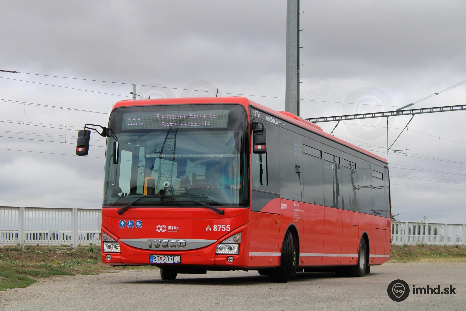 #8530 cez víkend parkuje pri VÚL v Modre • imhd.sk Bratislava