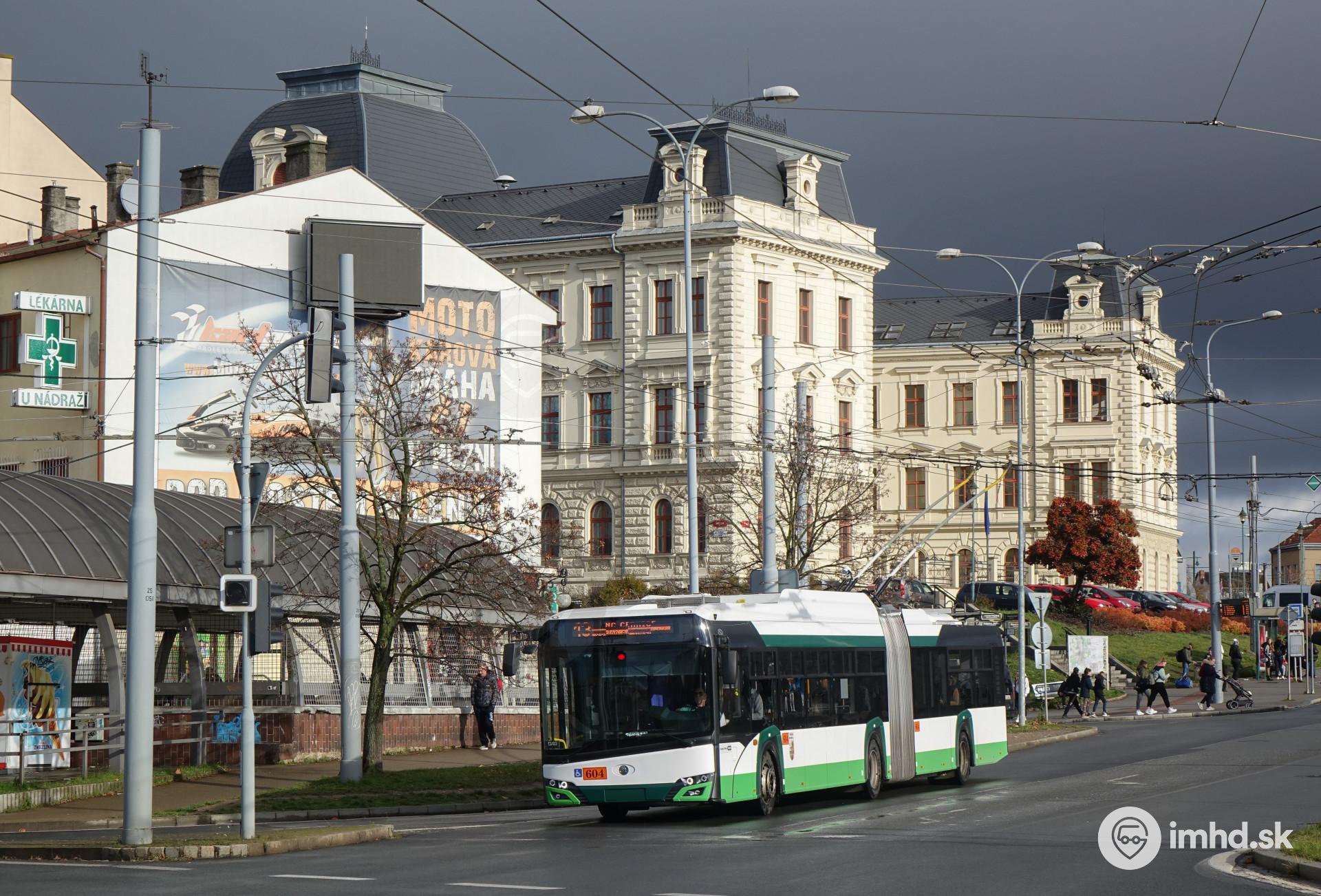 Krátka prestávka na termináli Hlavní nádraží • imhd.sk Bratislava