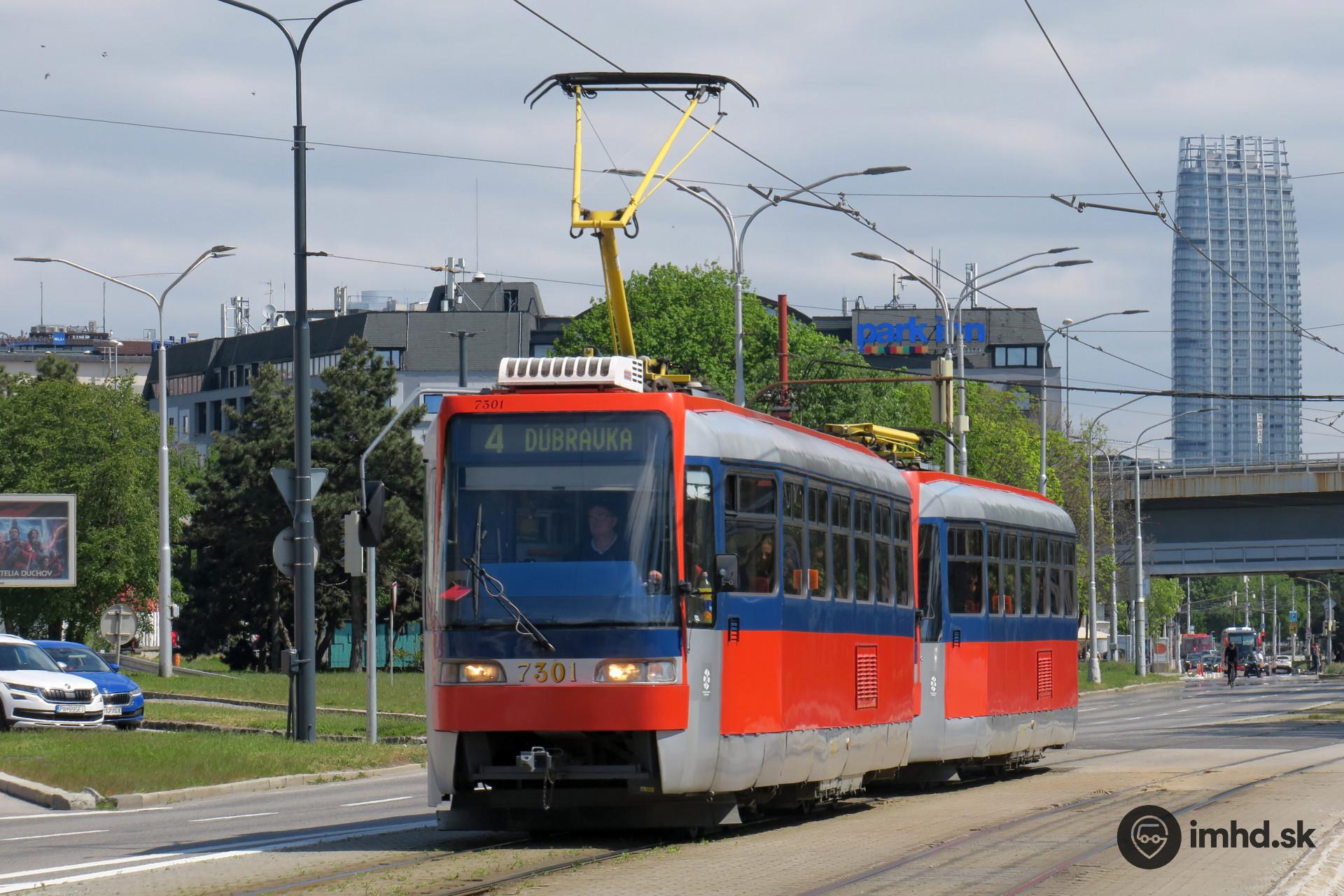 #7301+7302 v zastávke Hečkova • imhd.sk Bratislava