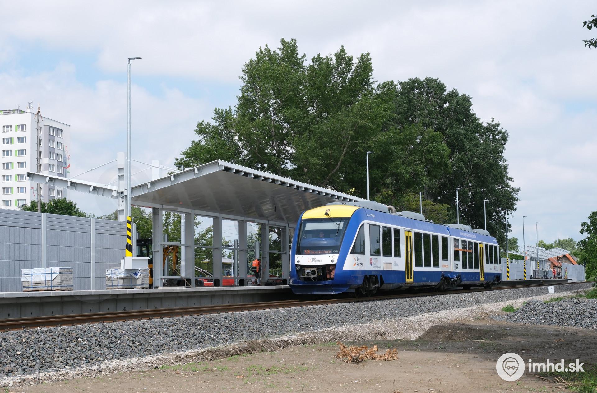 #VT 214, route S70, TIOP Bratislava-Vrakuňa • imhd.sk Bratislava