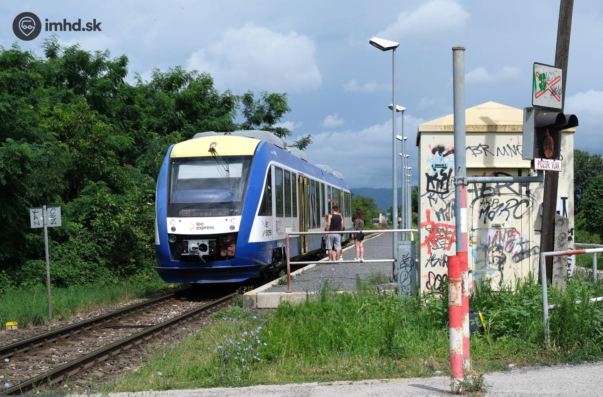 Posledný deň prevádzky dočasnej vlakovej zastávky Bratislava-Vrakuňa • imhd.sk Bratislava