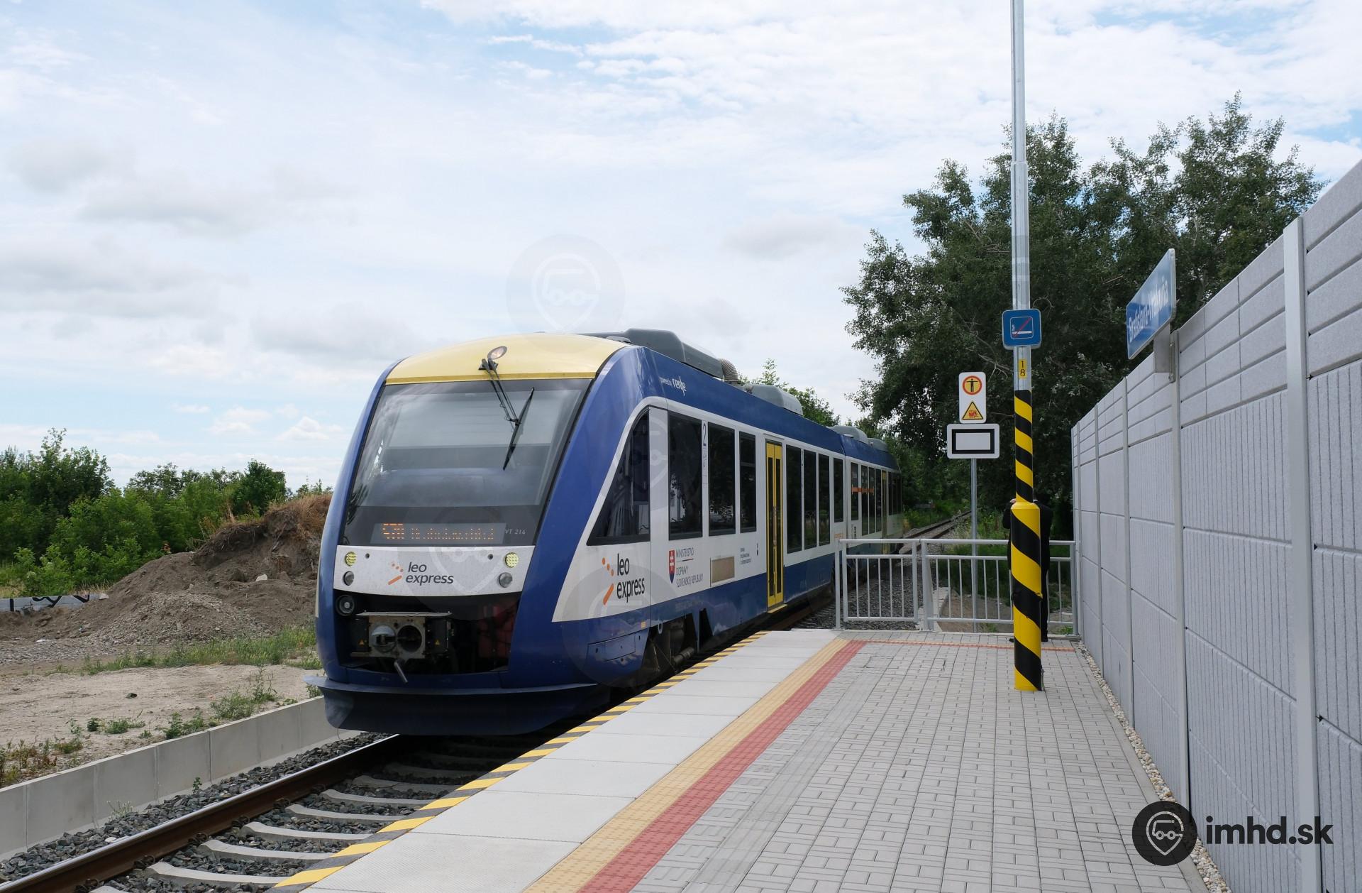 #VT 214, route S70, TIOP Bratislava-Vrakuňa • imhd.sk Bratislava