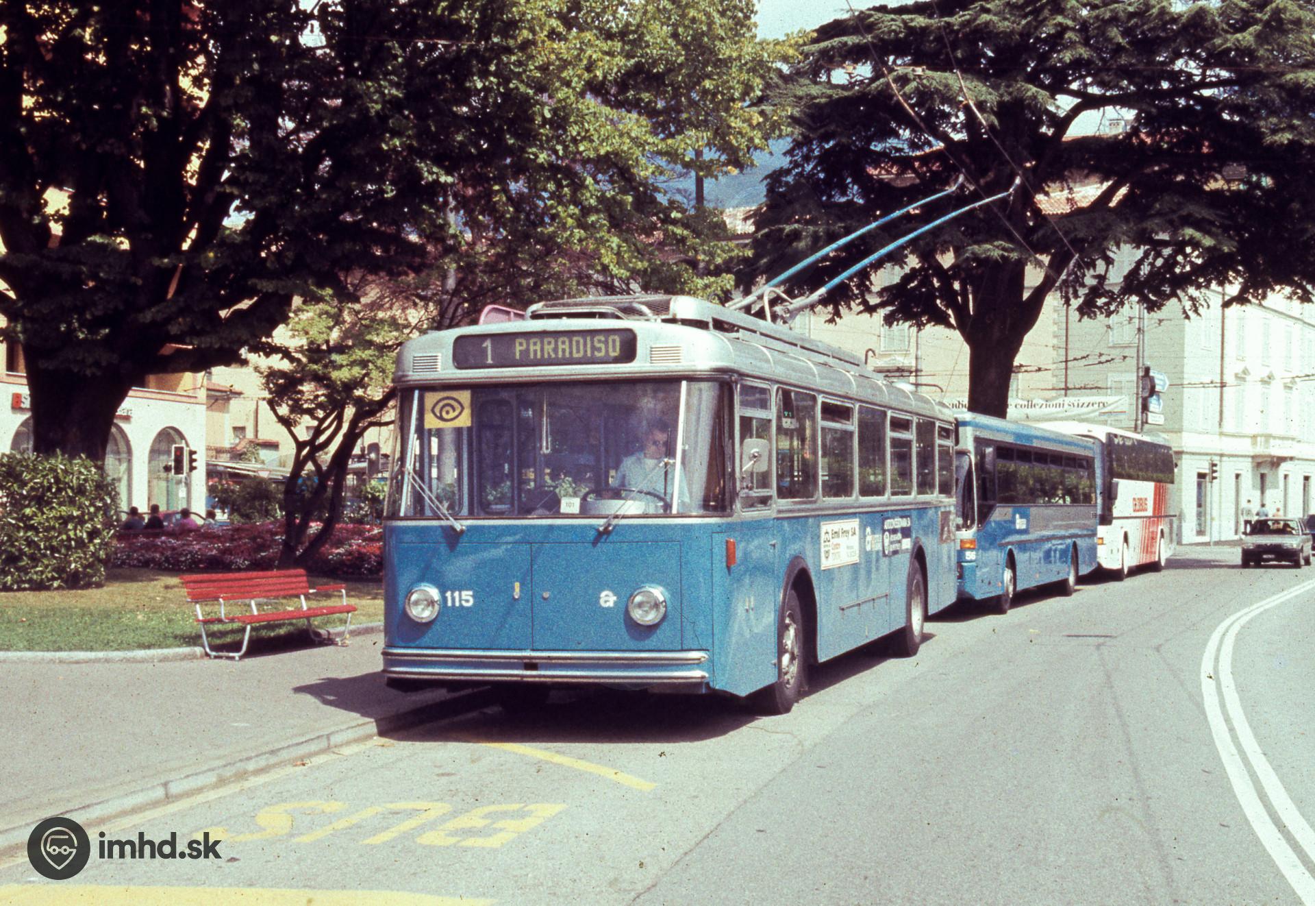 Trolejbus FBW / Frech-Hoch / Hess / SAAS 91 GTS na námestí pred ...