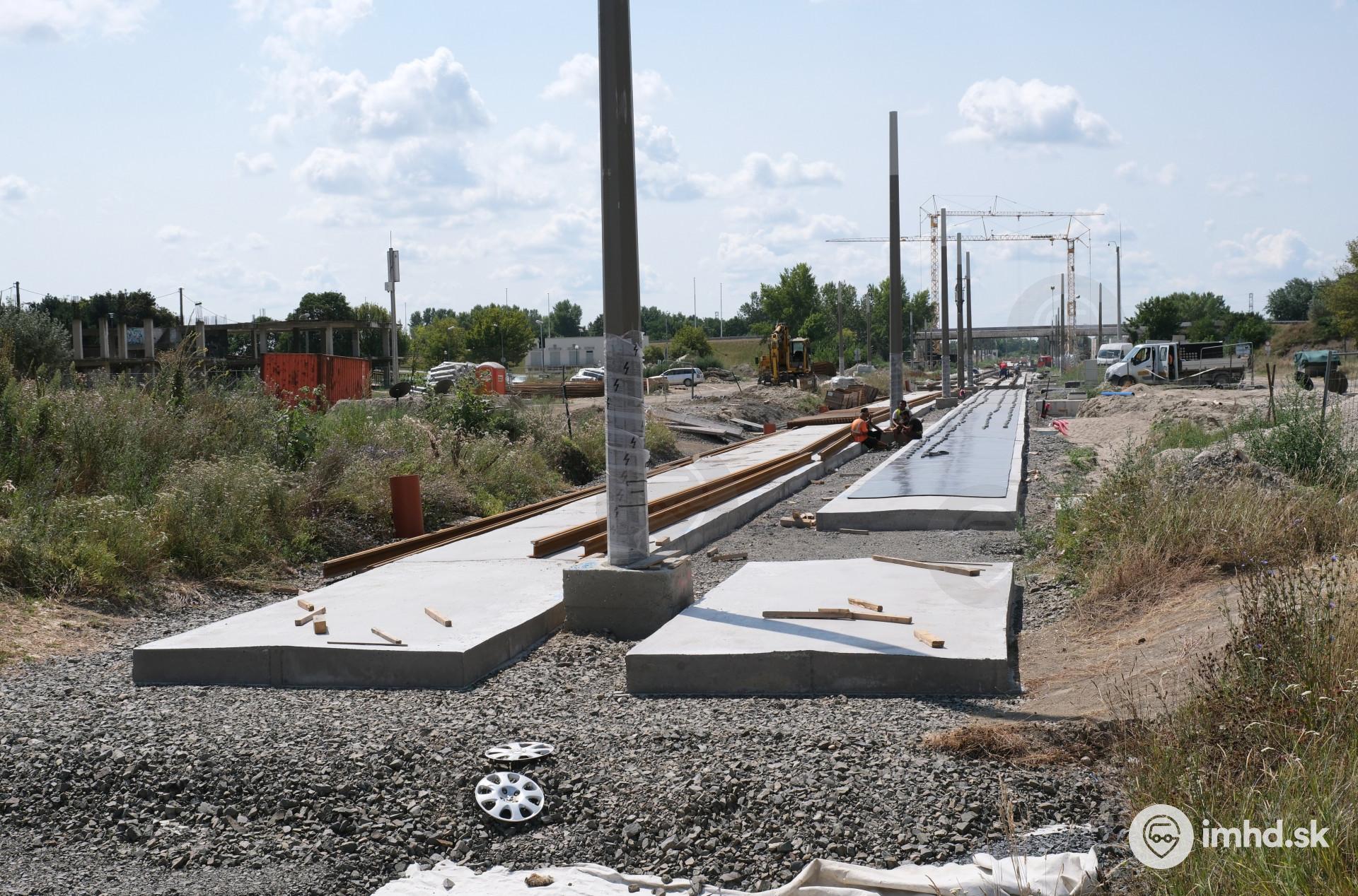 Dočasná zastávka Lúčanka pre linky 59, 98, 99, N93, N99 a výjazdové ...