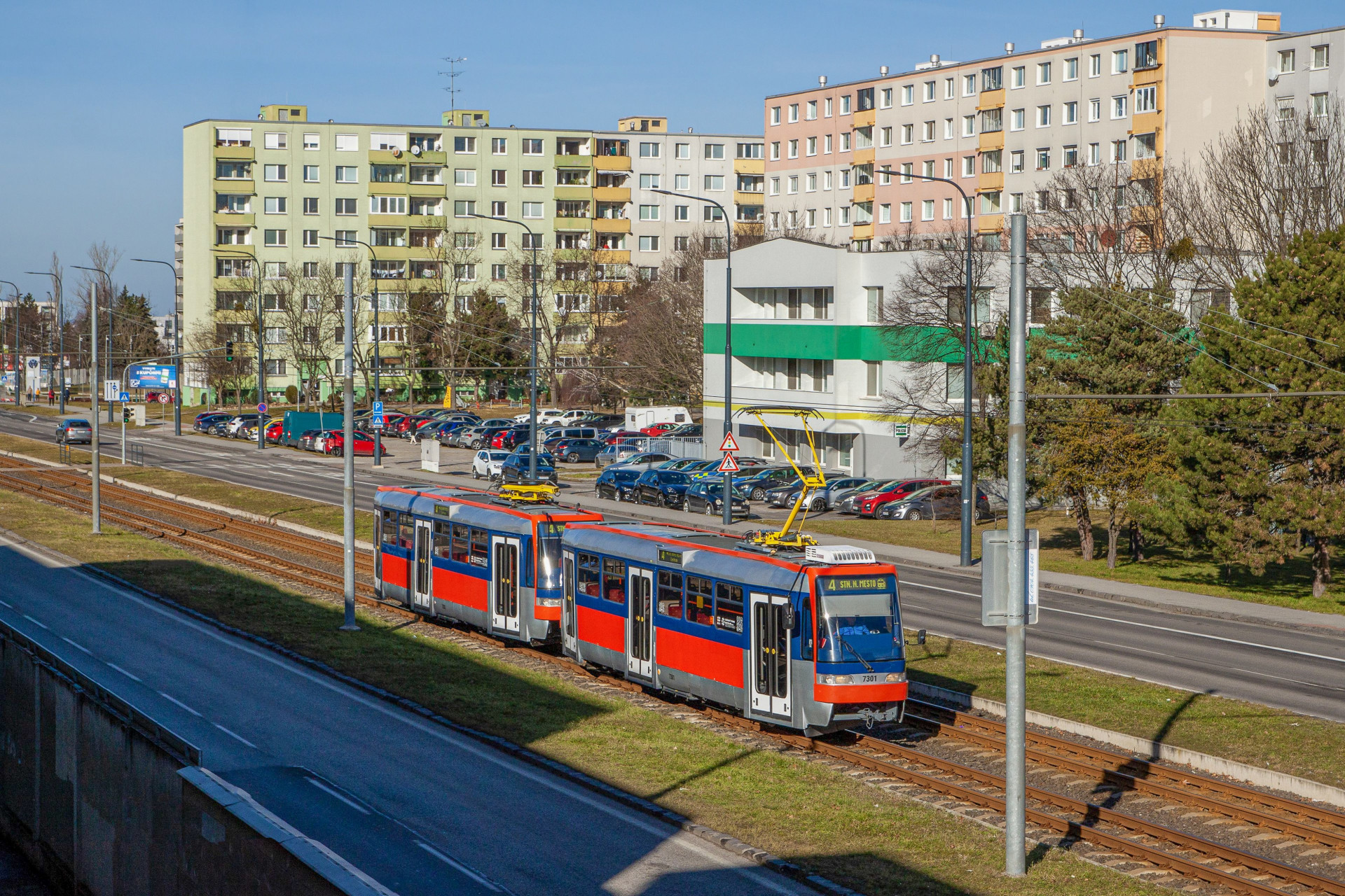 Električky v rôznych náteroch (14.2.2025) • imhd.sk Bratislava