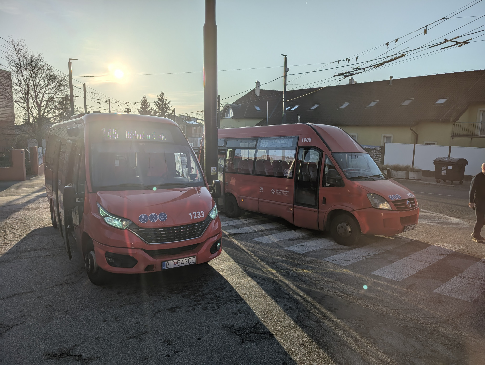 Dve generácie nemehiel na Kolibe • imhd.sk Bratislava