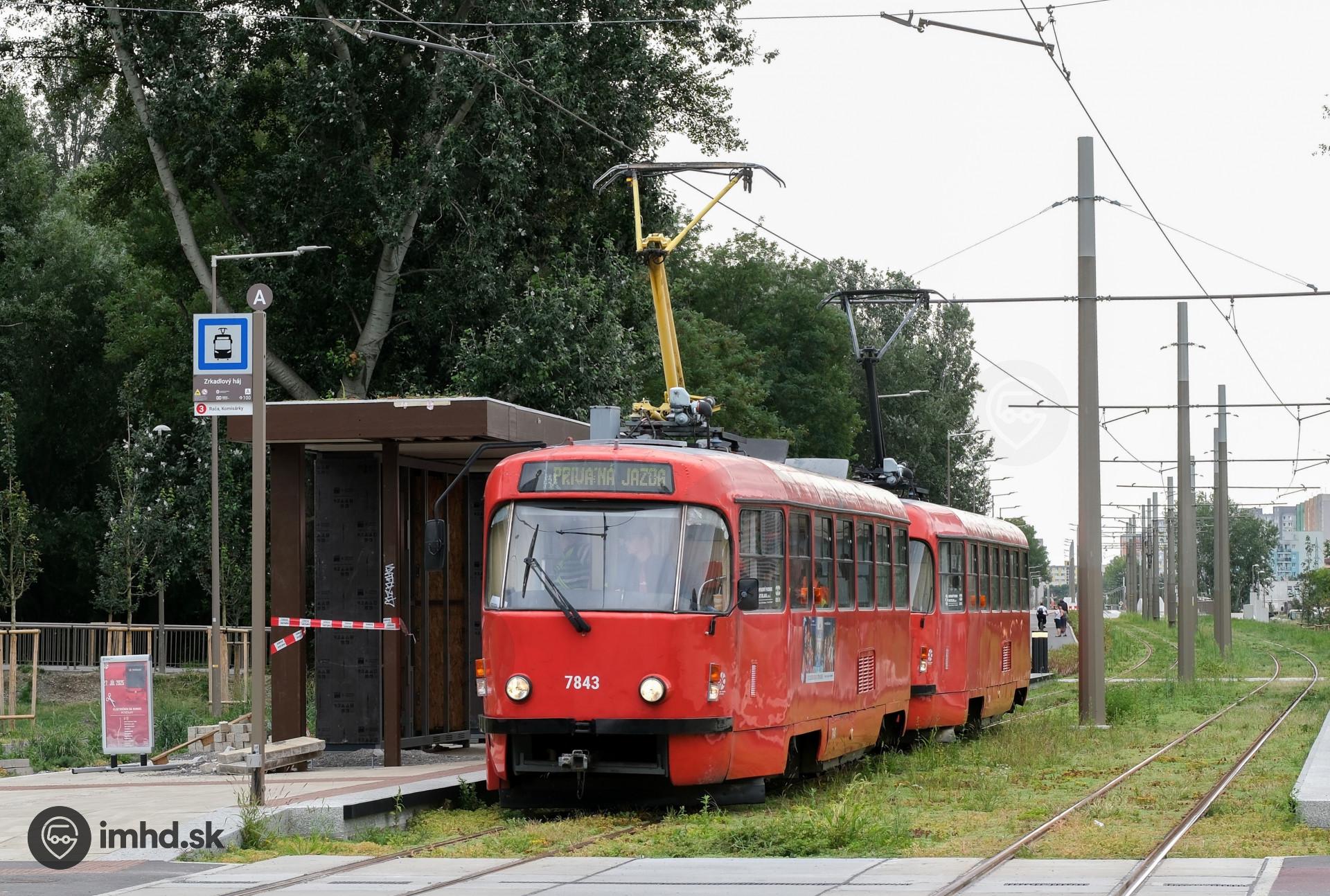 Na novej trati v Petržalke sa električky T3 mohli objaviť iba na neverejných jazdách z dôvodu ...