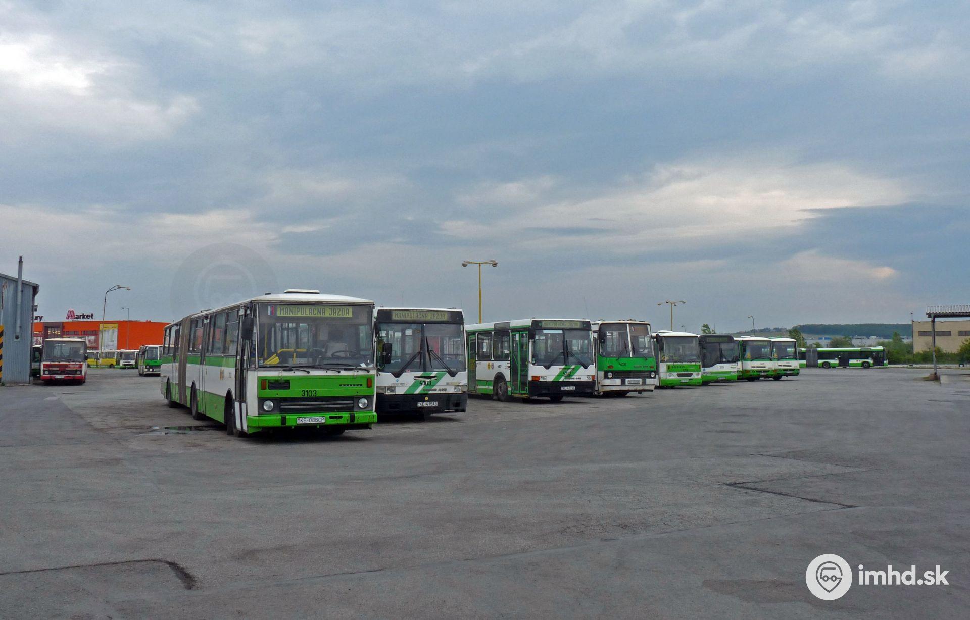 #5213 prestávkuje pri VSŽ. • imhd.sk Košice