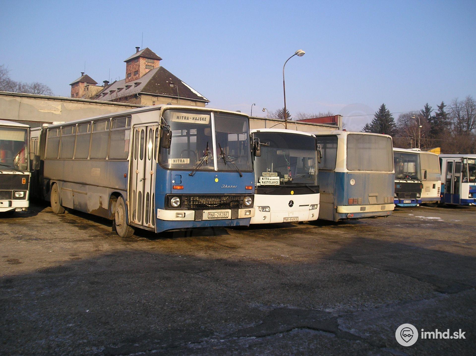Prímestské autobusy na autobusovej stanici • imhd.sk Nitra