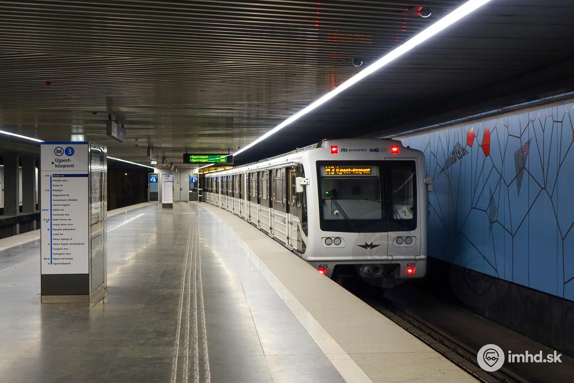 Informačný displej v metre 81-71 • imhd.sk Nitra