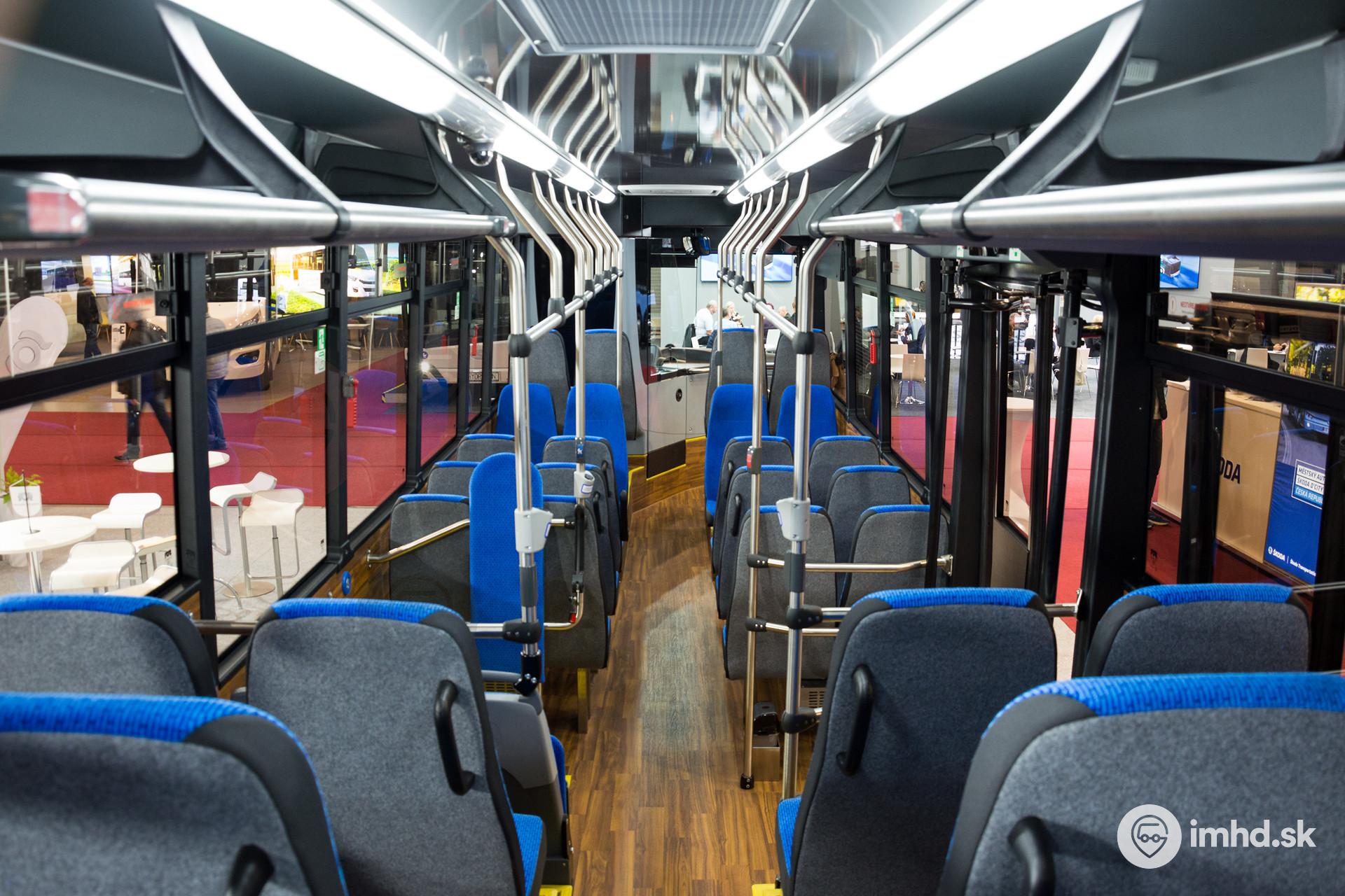 Interiér plynového prímestského autobusu SOR ICNG12 • imhd.sk Prievidza