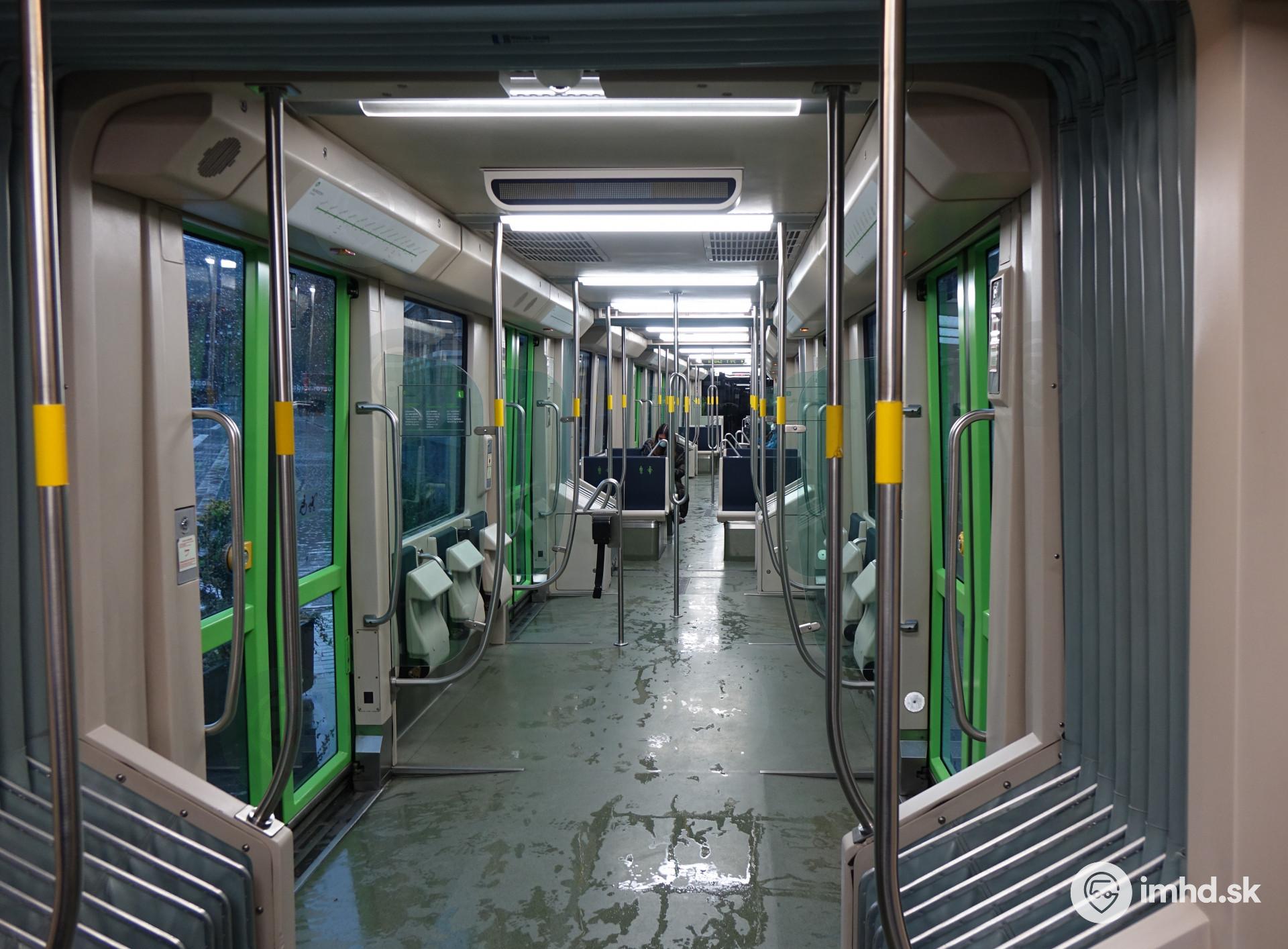 Pokazené dvere na BVG IK • imhd.sk Prešov