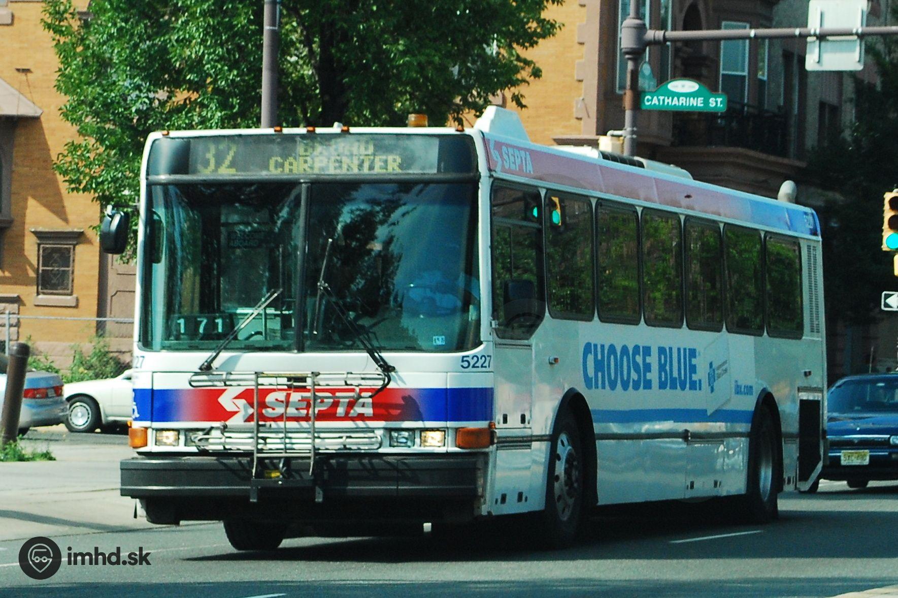NABI Ikarus 416 #5388 na Trhovej ulici • imhd.sk Slovensko a svet