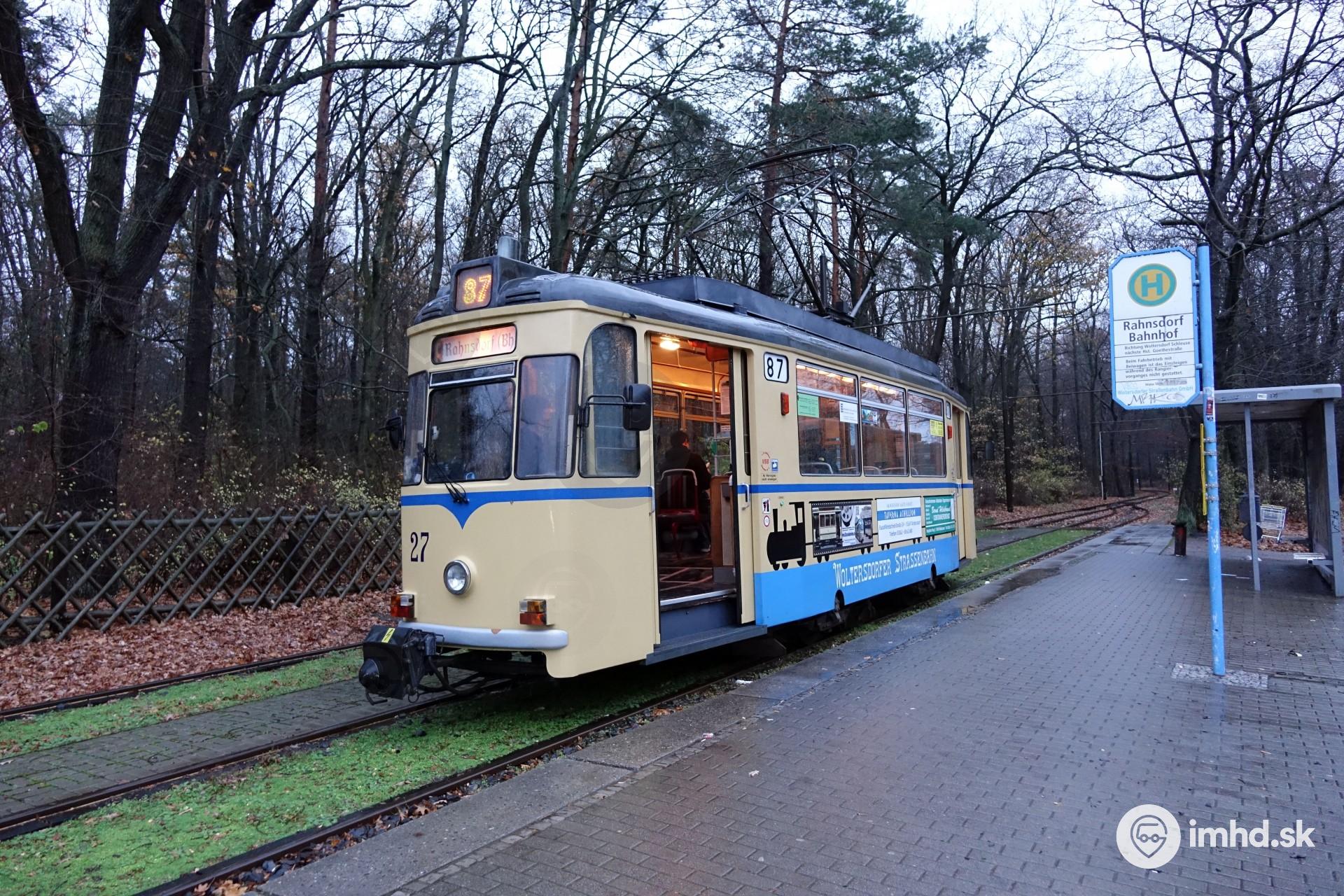 Dedinská električka Gotha T57 + T59E na konečnej pri penzióne Beregovoj ...