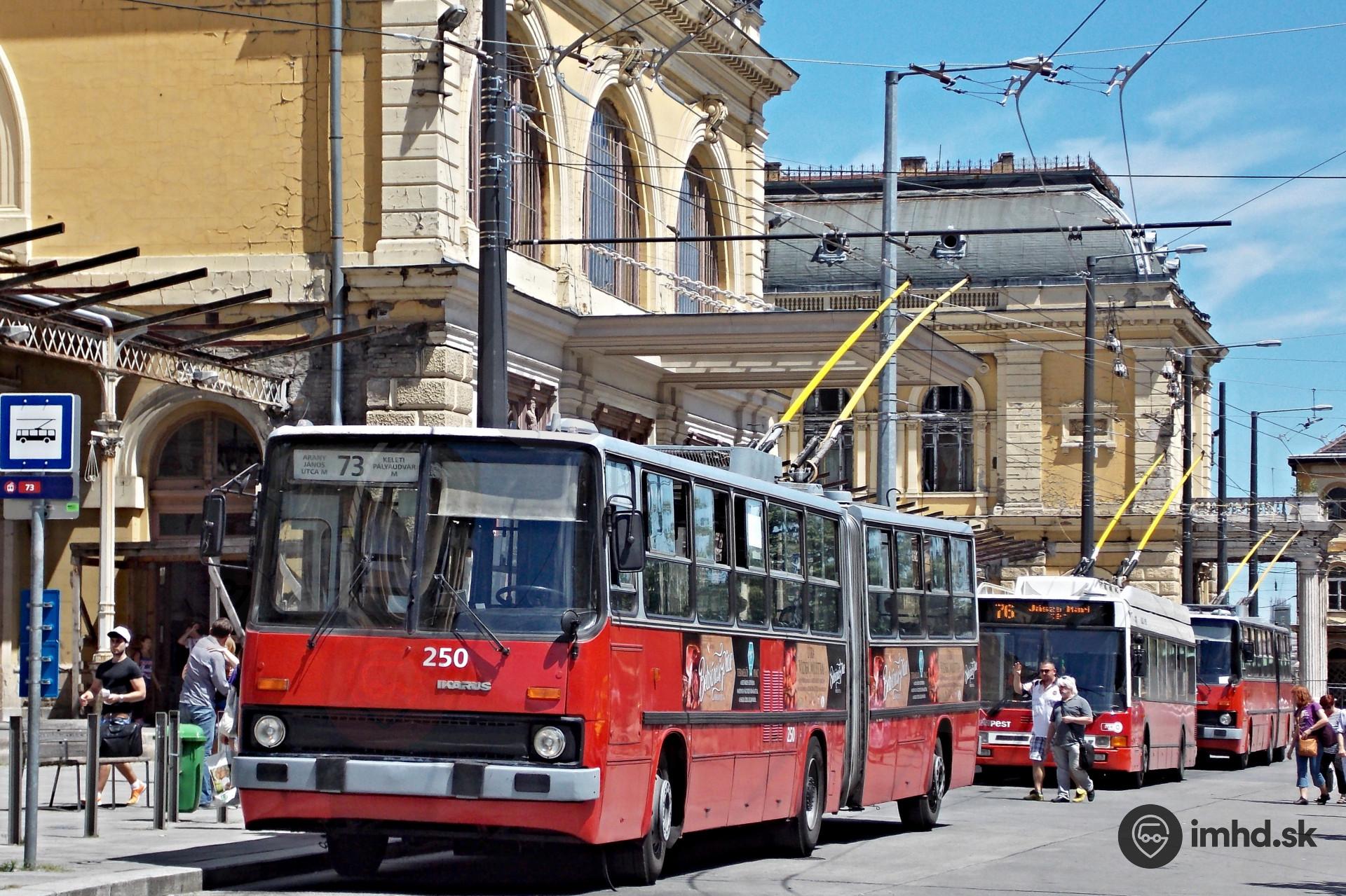 Ikarus 280T v Sofii, kde jazdia trolejbusy od roku 1941 • imhd.sk ...