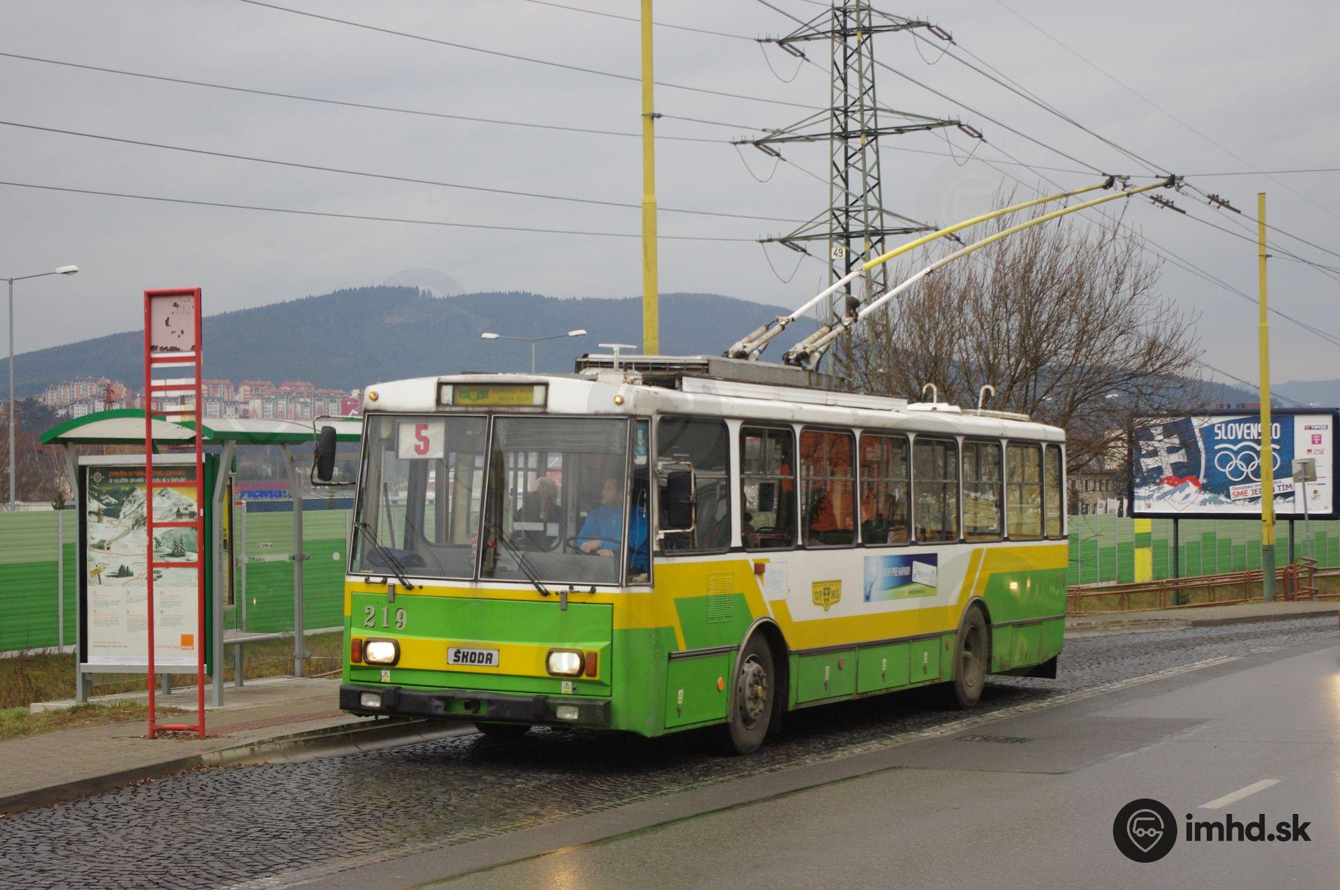 #219, route 6, Ul. vysokoškolákov, zastávka Vysokoškolákov, plaváreň ...