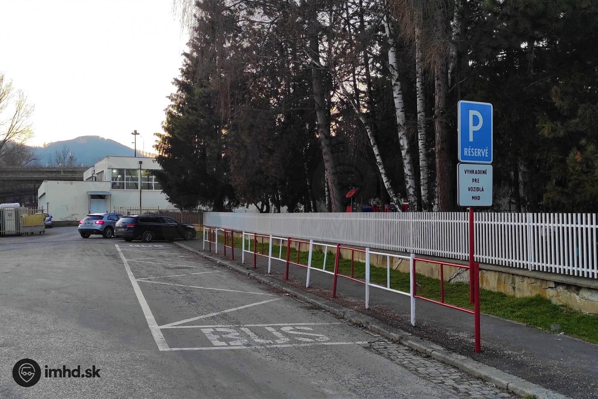 Voda zatekajúca do trolejbusu • imhd.sk Žilina